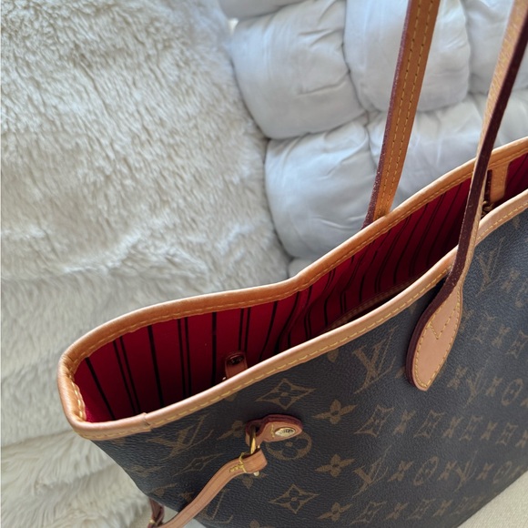 Louis Vuitton | Bags | Louis Vuitton Neverfull Mm Interior Cherry ...
